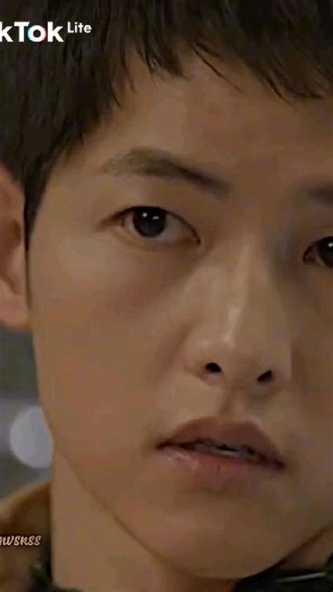 Descendents Of The Sun Kdrama Romance Couple Moment Lee Jong Gi Reborn