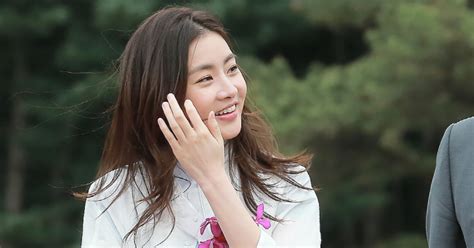 포토 모델 강소라 여신 미소 가득