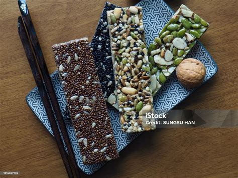 한국 전통 간식 스위트 라이스 퍼프 강정 0명에 대한 스톡 사진 및 기타 이미지 0명 Washoku 건강한 식생활 Istock