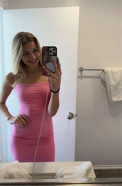 Aniela Leon 9gag