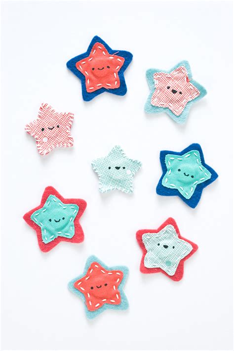 Smiling Star Felt Magnets ⋆ Handmade Charlotte