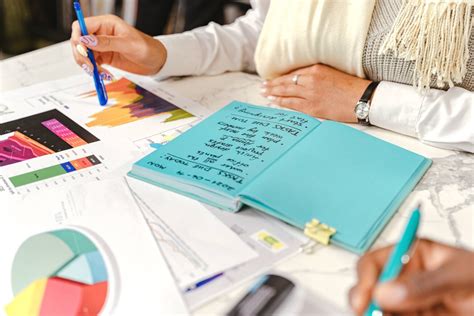 Data Analysts Vs Business Analysts Successful Careers In 2024 Savio