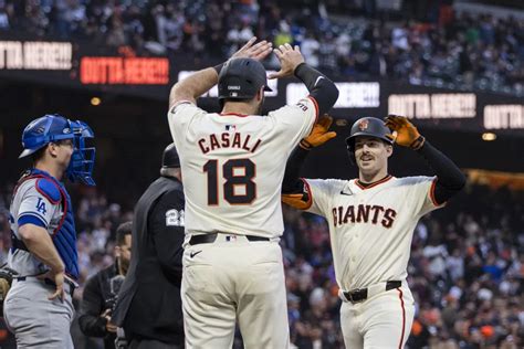 Giants Sign Curt Casali To Major League Deal