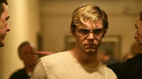 Familie Til Jeffrey Dahmer Offer Retter Skarp Kritik Mod Ryan Murphys