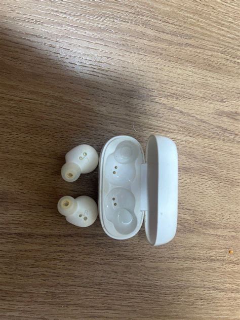 Jbl Bluetooth Earbuds Audio Earphones On Carousell