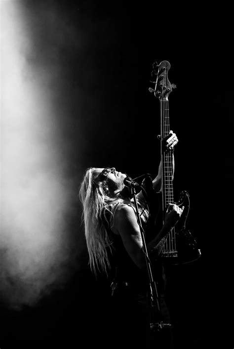 [100 ] Bass Guitarist Wallpapers