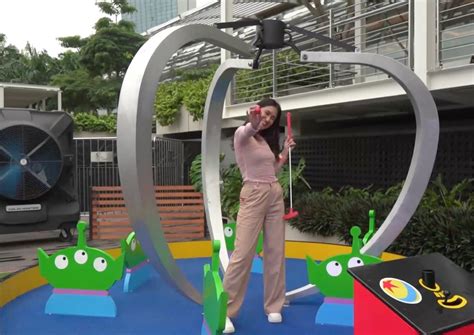 Pixar Putt Flex Your Mini Golf Skills To Infinity And Beyond