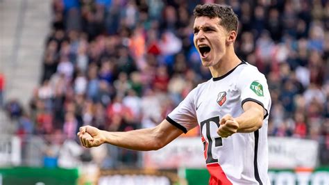 Anastasios Douvikas Maakt Per Direct De Overstap Van Fc Utrecht Naar