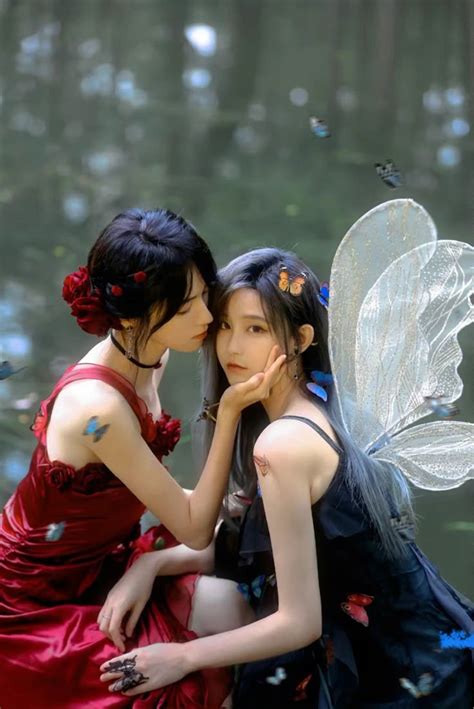奉天承芸 ☁🌱 🦋🦋 Figure Poses Couple Poses Reference Human Poses Reference