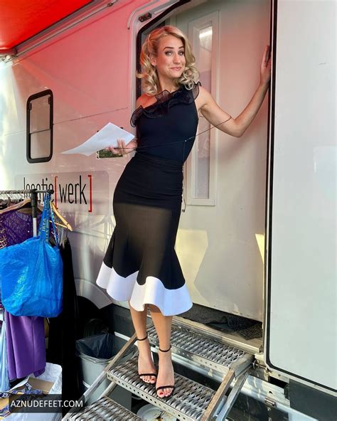 Dionne Stax Feet Aznudefeet