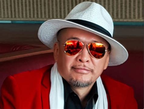 Хар сарнай хамтлаг Харанга хамтлагт эмгэнэл илэрхийлж 35 жилийн ойн тоглолтоо