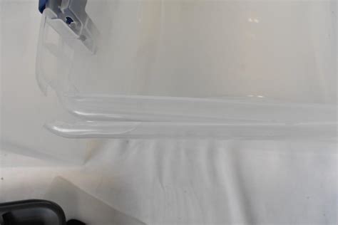 4 Clear Plastic Totes With Lids Small Cracks