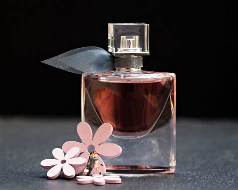 Free Picture Perfume Bottle Flower Glass Fragrance Luxury Object