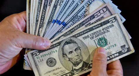 Con Aumento Moderado En Su Precio Abrió El Dólar Paralelo Punto De Corte