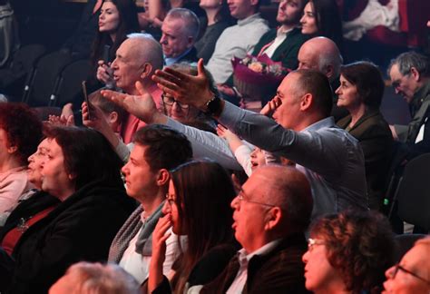 Веселин Маринов отново напълни зала 1 на НДК ГАЛЕРИЯ Защото Zashtoto