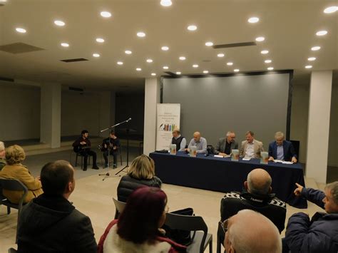 U Mostaru Predstavljena Knjiga Kuća Na Putu” Ivana Bitange Šujana Dhkhb