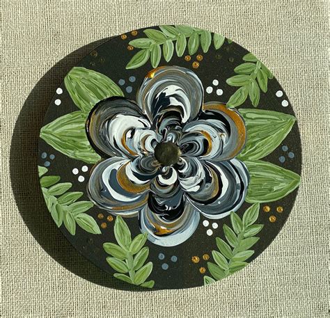 10 Circle Canvas With Textured Floral And Greenery Etsy