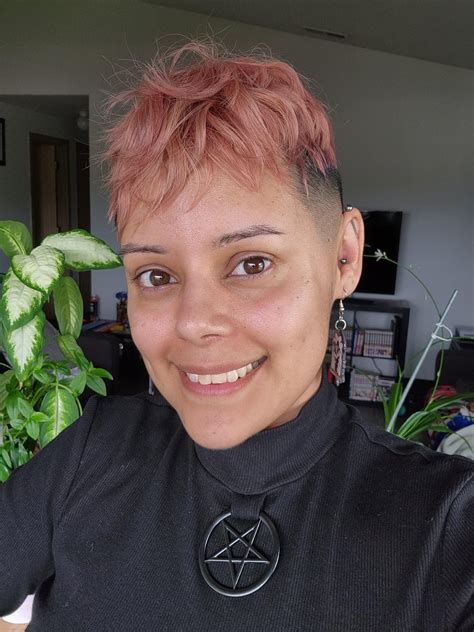 I Feel Cute As Heck In My Pink Hair Rshorthairedhotties