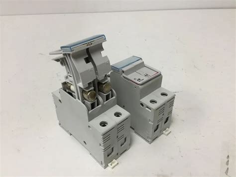 Used Lot Of 2 Legrand 058 28 Fuseholders 2 Pole With 2 Fuses Rated 6a