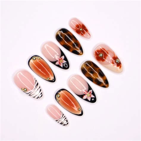 Premium Handmade Press On Nails Lily Nails Art