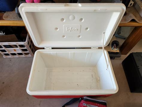 Red Igloo Cooler Ice Chest