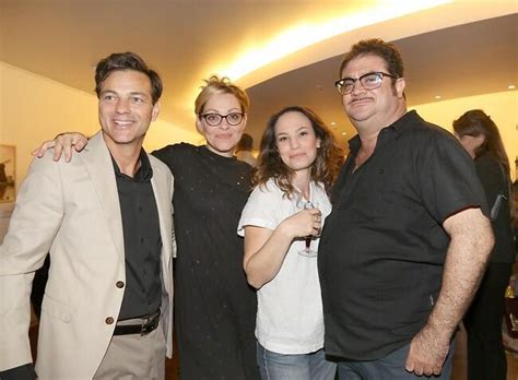 פנאי פלוס אקי אבני בחיזור גורלי של הבימה