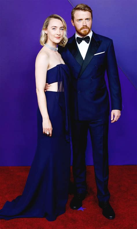 Saoirse Ronan Y Jack Lowden Reaparecen En Los Emmy Tras Su Boda Sorpresa