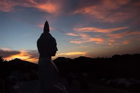 Soe Soe Htet ကြွေပြားကပ် ကြွေပြားခင်းပေးခြင်းဝန်ဆောင်မူ့