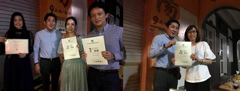 Hand Over Certificate To Consultants Who Passed The Exam Waca Web Analytics Consultants