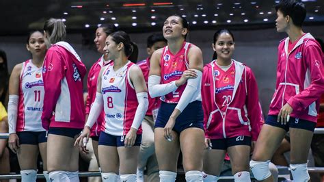 Creamline Sweeps F2 Logistics Sherwin Meneses Explains Benching Alyssa Valdez Onesports Ph