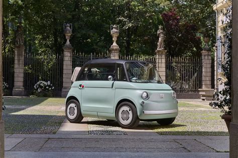 장난감 같은 초소형 전기차 피아트 토폴리노 모터데일리