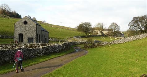 무료 이미지 땅의 제비 농촌 지역 자전거 바퀴 정원 마을 소작지 잔디 목초지 시골집 마당 자전거 장비 및 용품 조경 자전거 프레임 공원 사이클링