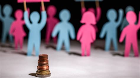 “А звичайні вчителі як ті раби отримують лише крихти з панських столів…” Хто присвоює