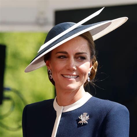 Rare Outfits Worn By Princess Diana And Princess Margaret Can Now Be