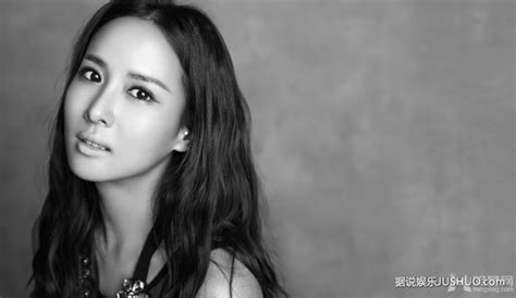 赵汝珍干练登韩国杂志封面 展完美身材