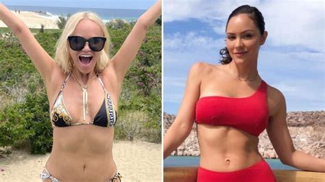 4 Hot Sexy Julia Elise Bikini Pics