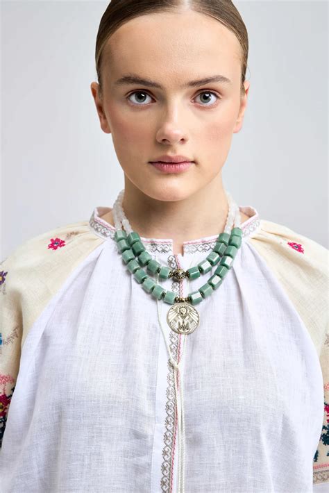 Купити Вишиванка жіноча Веснянка Вишитий одяг для усієї родини Svarga