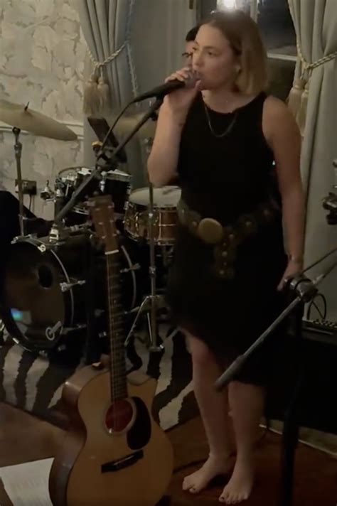 Allie Sherlock S Feet I Piedi Di Allie Sherlock Page