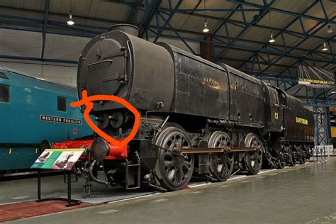 The Q1 Class Looks Like It Has Nipples Rtrains