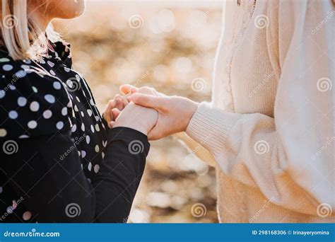 Identidad De Los Adolescentes E Individualidad Que Apoya El Viaje De