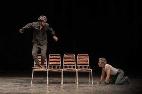 آشنایی‌زدایی از روایت سگ زرد، برادر شغال شریک شدن در چیستی رنج