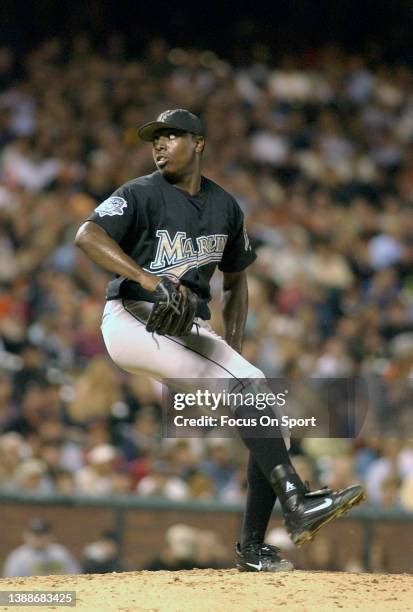 1848 Dontrelle Willis Photos And High Res Pictures Getty Images
