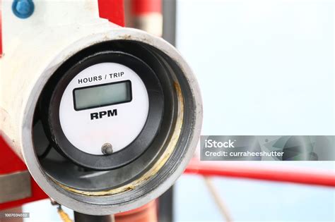 제어 실에서 유압 부하 표시기 계기 유압 시스템 및 연산자 또는 전문가 의해 모니터의 상태 유압 시스템 및 기타 장비 유지 보수 일상적인 작업 표시를 표시 합니다 강철에