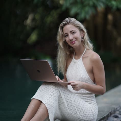 The Best Time To Post On Linkedin Doesnt Exist Molly Stovold