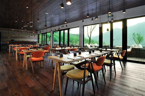 Naked Stables Resort Gessato