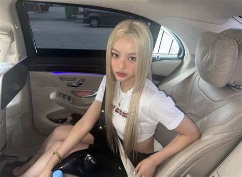 Prettiest Kpop Idol Can Pull Off Any Look Rkpopbeautiful