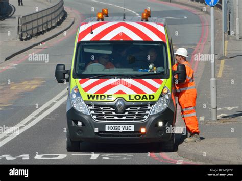 Escort Vehicle Hi Res Stock Photography And Images Alamy