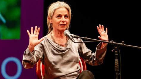 La “beatitudine A Specchio” Secondo Lucilla Giagnoni La Stampa