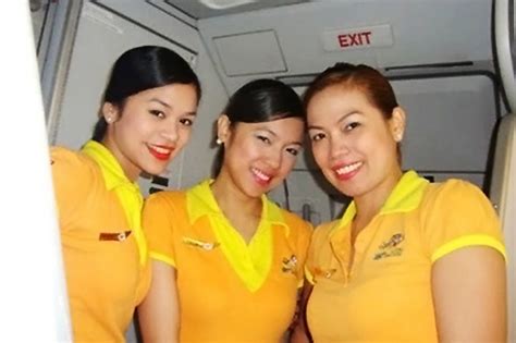 전 세계 스튜어디스 유니폼 여기 다 모였네 22