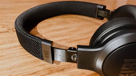 JBL Live 460NC: Huge sounds meet portability - GadgetMatch